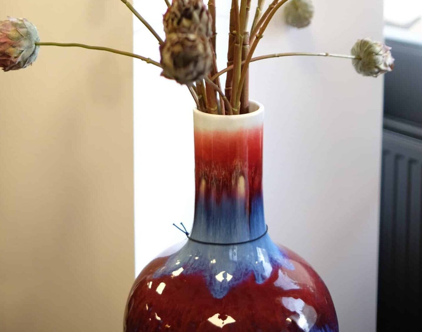 DENISA Cream vaas: tijdloze elegantie als stijlvol statement